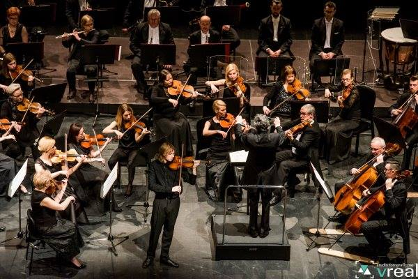 TORUŃSKA ORKIESTRA SYMFONICZNA, Albrecht Menzel, Brian Schembri w ...